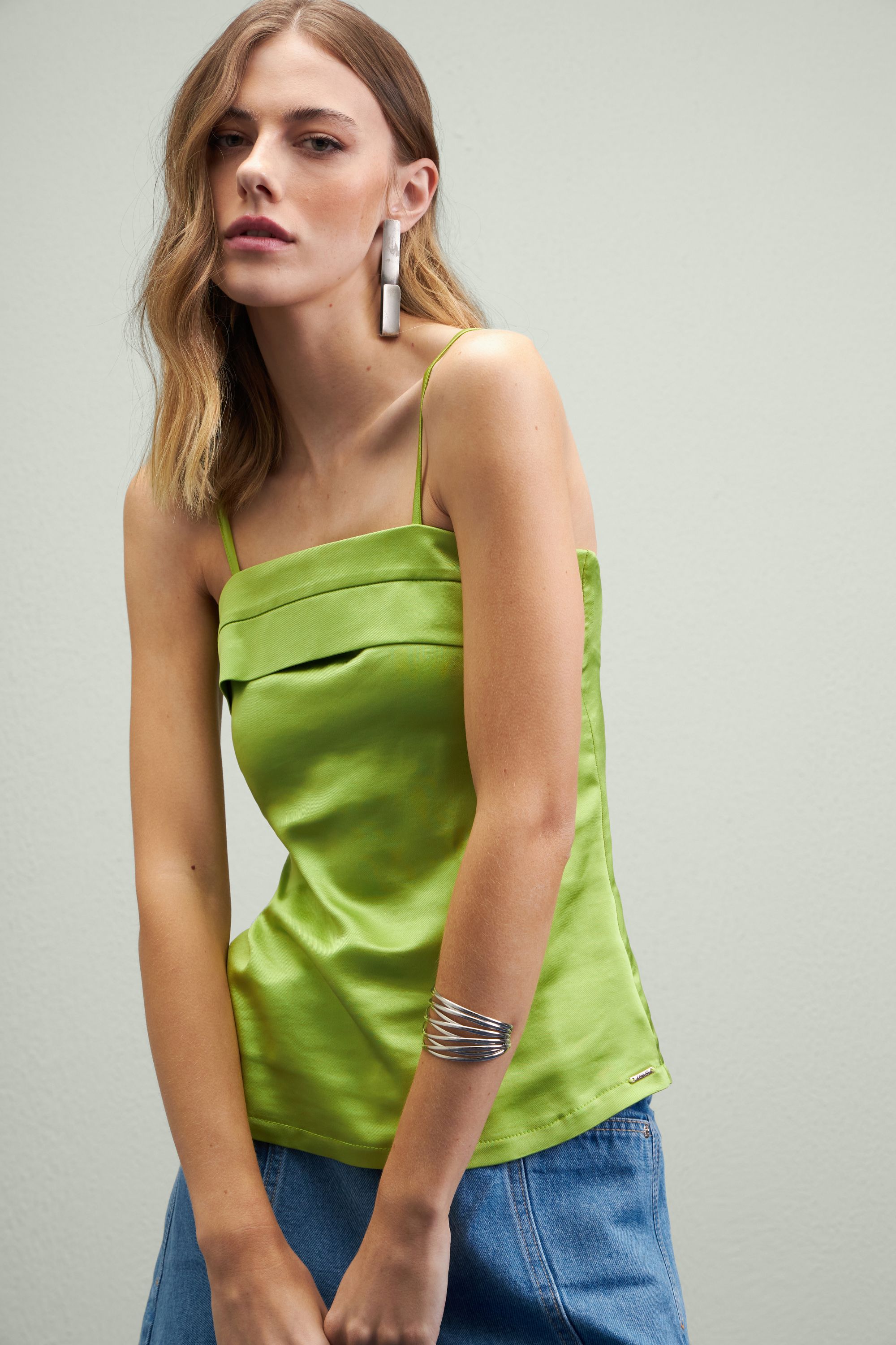 Blusa com Decote Drapeado